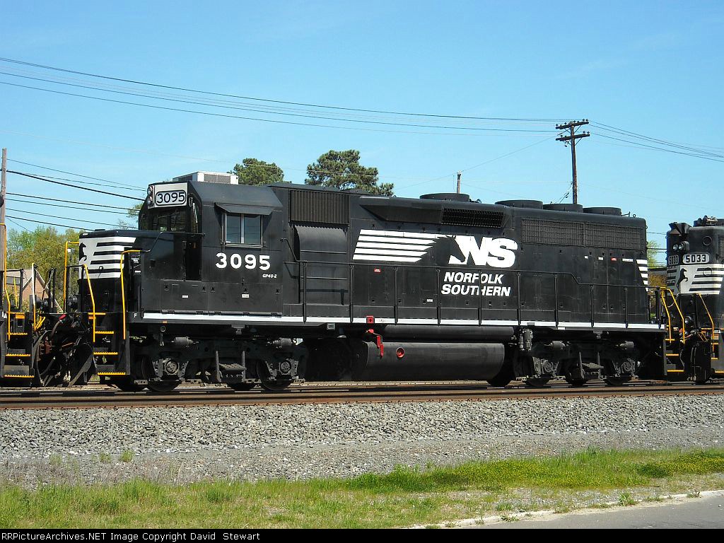 NS GP40-2 3095